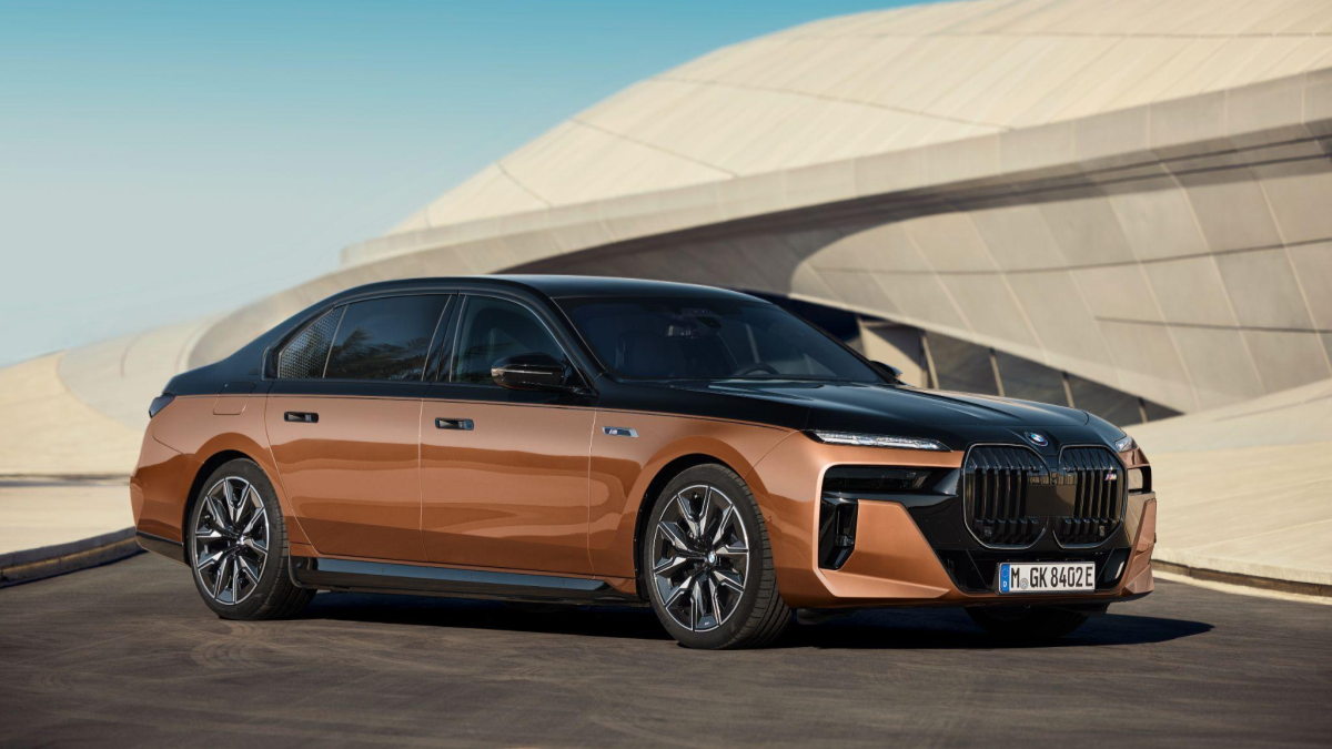 BMW i7 EV｜航続距離・価格・グレード比較まとめ ｜EV充電エネチェンジ